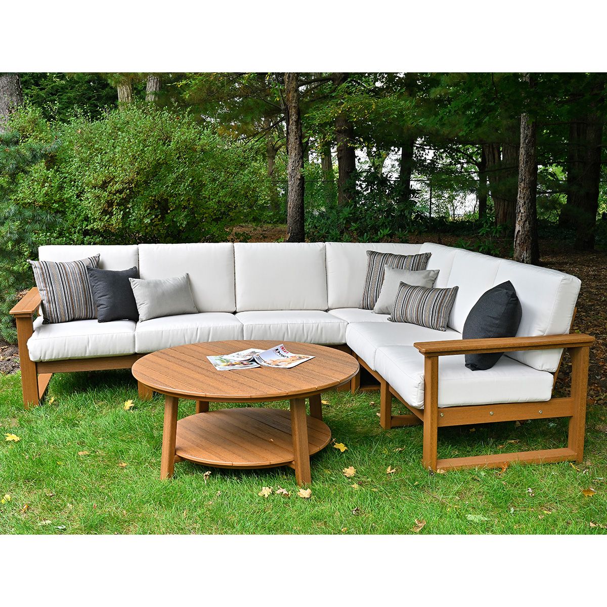 LuxCraft Lanai Sectional with Deluxe Round Conversation Table | LC ...