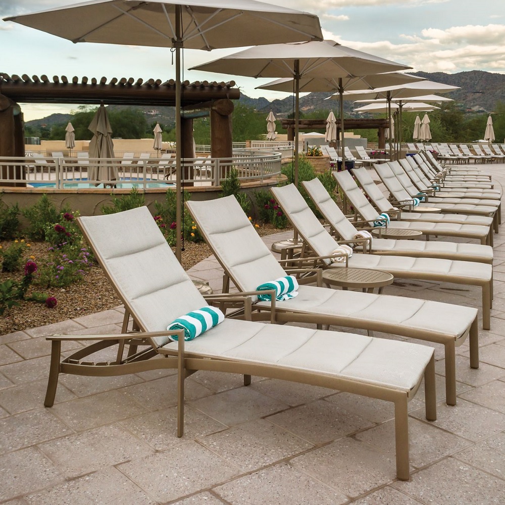 Tropitone Kor Padded Sling Chaise Lounge with Arms | 891532PS